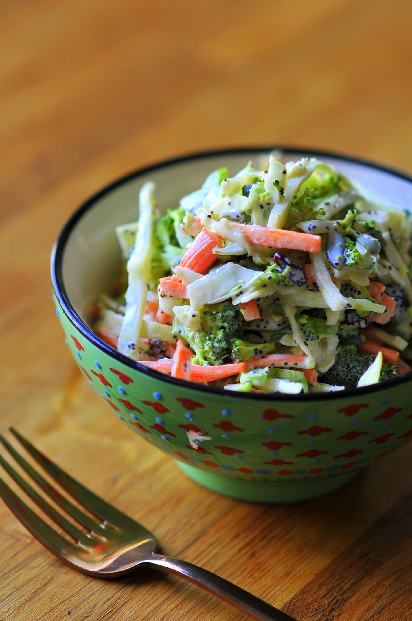Cabbage and Broccoli Slaw with Creamy Poppyseed Dressing - Kiku Corner